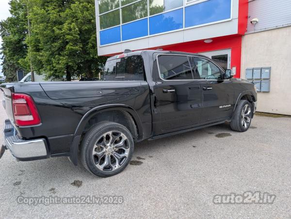 Melns Ram 1500 2020 Tallina, ar dzinēja tilpumu 5.70 L un nobraukumu 190 tūkst. km par 45000 €, foto 4 vietnē AUTOMOTO.COM.LV