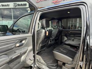 Black Ram 1500 2021 in Tallinn, with an engine capacity of 3.00 L and mileage of 102 thousand km for 59900 €, photo 19 on AUTOMOTO.COM.LV