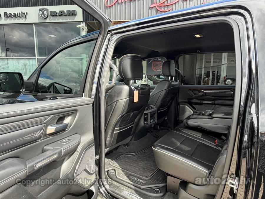 Black Ram 1500 2021 in Tallinn, with an engine capacity of 3.00 L and mileage of 102 thousand km for 59900 €, photo 19 on AUTOMOTO.COM.LV
