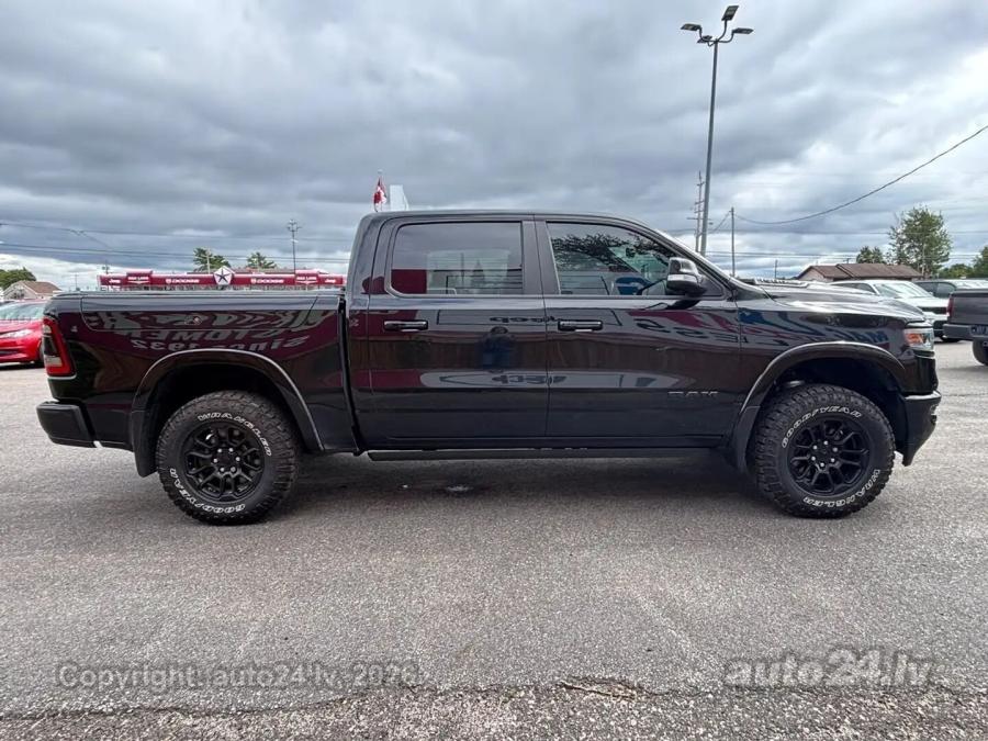 Black Ram 1500 2022 in Tallinn, with an engine capacity of 5.70 L and mileage of 88 thousand km for 57900 €, photo 4 on AUTOMOTO.COM.LV
