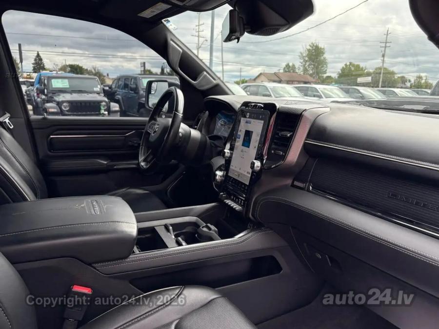 Black Ram 1500 2022 in Tallinn, with an engine capacity of 5.70 L and mileage of 88 thousand km for 57900 €, photo 7 on AUTOMOTO.COM.LV