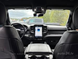 Black Ram 1500 2022 in Tallinn, with an engine capacity of 5.70 L and mileage of 88 thousand km for 57900 €, photo 8 on AUTOMOTO.COM.LV