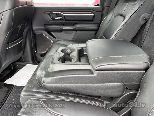 Melns Ram 1500 2022 Tallina, ar dzinēja tilpumu 5.70 L un nobraukumu 88 tūkst. km par 57900 €, foto 10 vietnē AUTOMOTO.COM.LV
