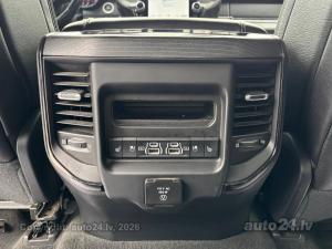 Black Ram 1500 2022 in Tallinn, with an engine capacity of 5.70 L and mileage of 88 thousand km for 57900 €, photo 12 on AUTOMOTO.COM.LV