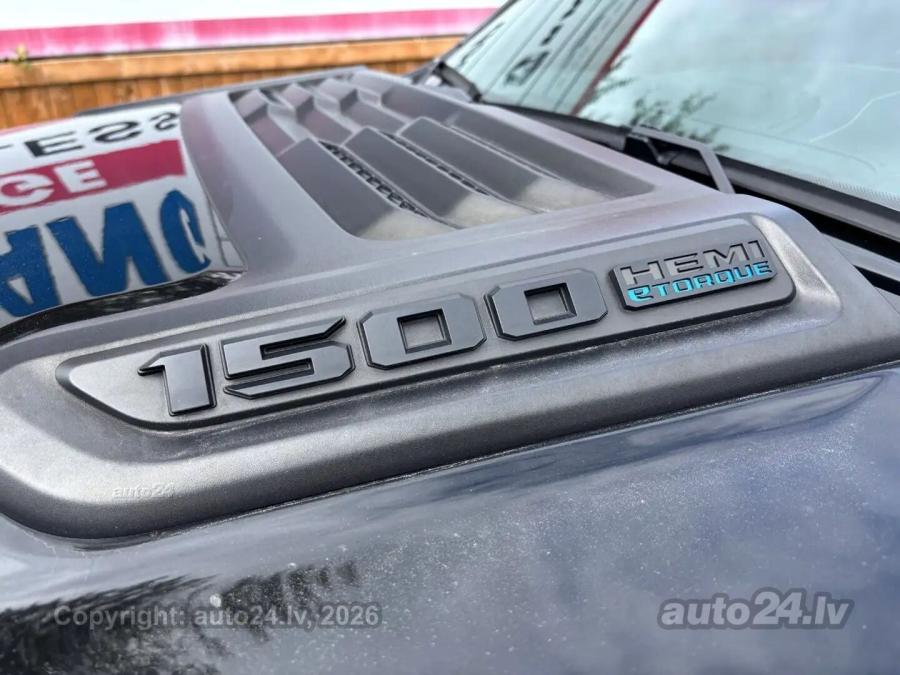 Black Ram 1500 2022 in Tallinn, with an engine capacity of 5.70 L and mileage of 88 thousand km for 57900 €, photo 15 on AUTOMOTO.COM.LV