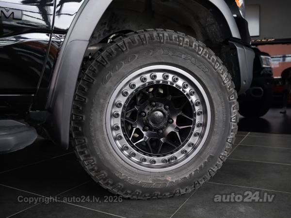 Melns Ram 1500 2024 Tallina, ar dzinēja tilpumu 5.70 L un nobraukumu 78 tūkst. km par 64900 €, foto 4 vietnē AUTOMOTO.COM.LV