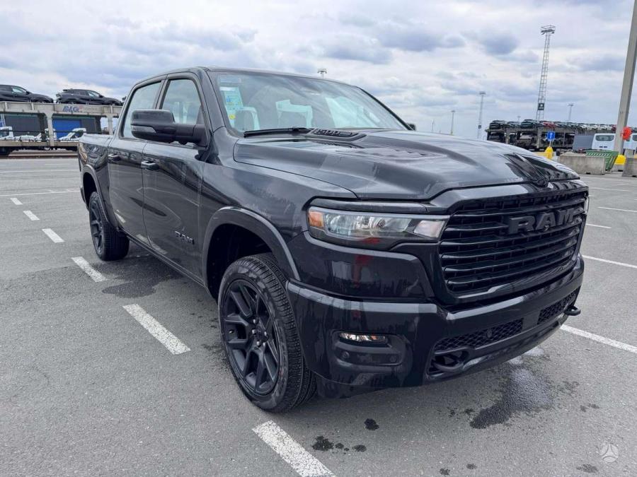 Black Ram 1500 2026 in Plunge, with an engine capacity of 2.99 L and mileage of 0 thousand km for 46600 €, photo 1 on AUTOMOTO.COM.LV