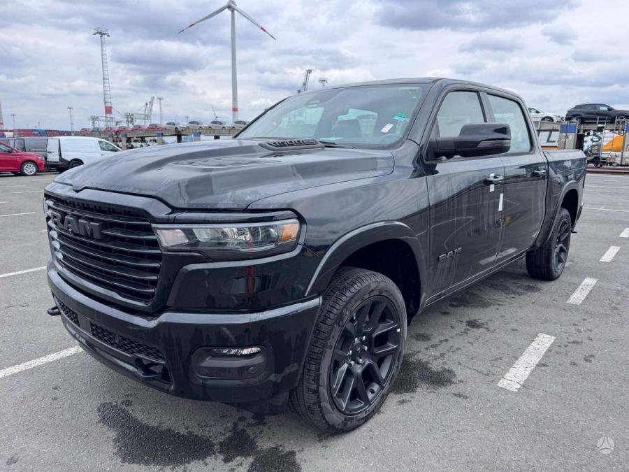 Black Ram 1500 2026 in Plunge, with an engine capacity of 2.99 L and mileage of 0 thousand km for 46600 €, photo 3 on AUTOMOTO.COM.LV