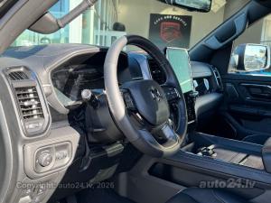 Melns Ram 1500 2026 Tallina, ar dzinēja tilpumu 5.70 L un nobraukumu 0 tūkst. km par 99900 €, foto 10 vietnē AUTOMOTO.COM.LV