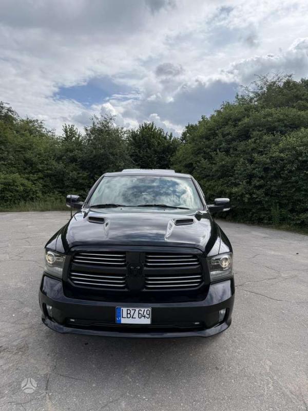 Ram 1500 2016 in Kaunas on AUTOMOTO.COM.LV Black Ram 1500 2016 in Kaunas, with an engine capacity of 5.65 L and mileage of 198 thousand km for 18500 β¬, photo 1 on AUTOMOTO.COM.LV