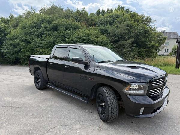Ram 1500 2016 in Kaunas on AUTOMOTO.COM.LV Black Ram 1500 2016 in Kaunas, with an engine capacity of 5.65 L and mileage of 198 thousand km for 18500 β¬, photo 3 on AUTOMOTO.COM.LV