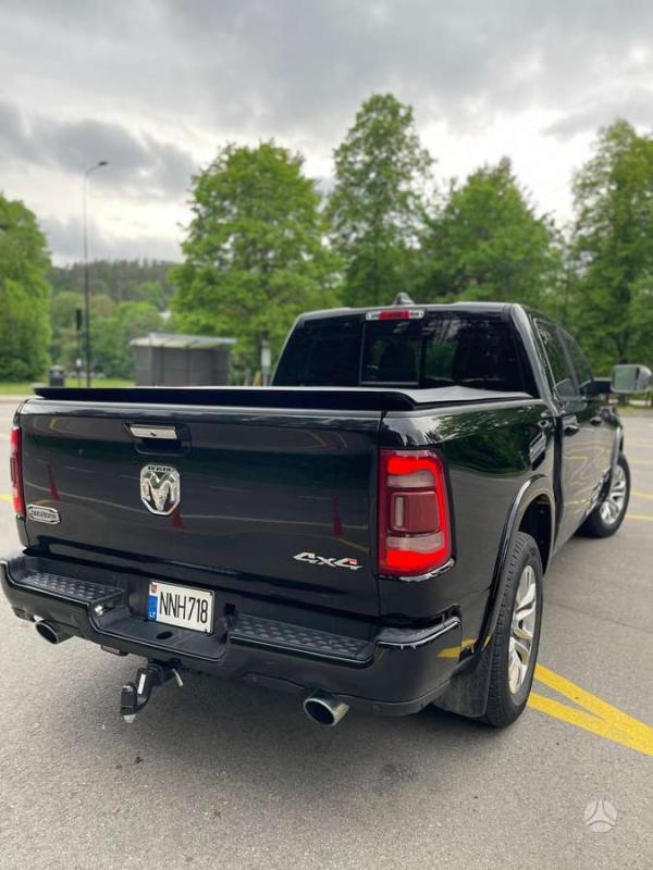Black Ram 1500 2019 in Palanga, with an engine capacity of 5.65 L and mileage of 175 thousand km for 38900 €, photo 3 on AUTOMOTO.COM.LV
