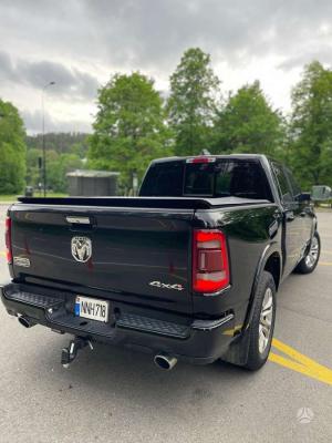 Black Ram 1500 2019 in Palanga, with an engine capacity of 5.65 L and mileage of 175 thousand km for 38900 €, photo 4 on AUTOMOTO.COM.LV