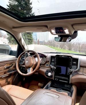 Black Ram 1500 2019 in Palanga, with an engine capacity of 5.65 L and mileage of 175 thousand km for 38900 €, photo 7 on AUTOMOTO.COM.LV