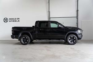 Black Ram 1500 2019 in Vilnius, with an engine capacity of 5.65 L and mileage of 28 thousand km for 44900 €, photo 4 on AUTOMOTO.COM.LV