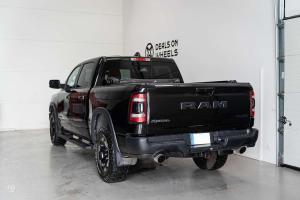 Black Ram 1500 2019 in Vilnius, with an engine capacity of 5.65 L and mileage of 28 thousand km for 44900 €, photo 6 on AUTOMOTO.COM.LV
