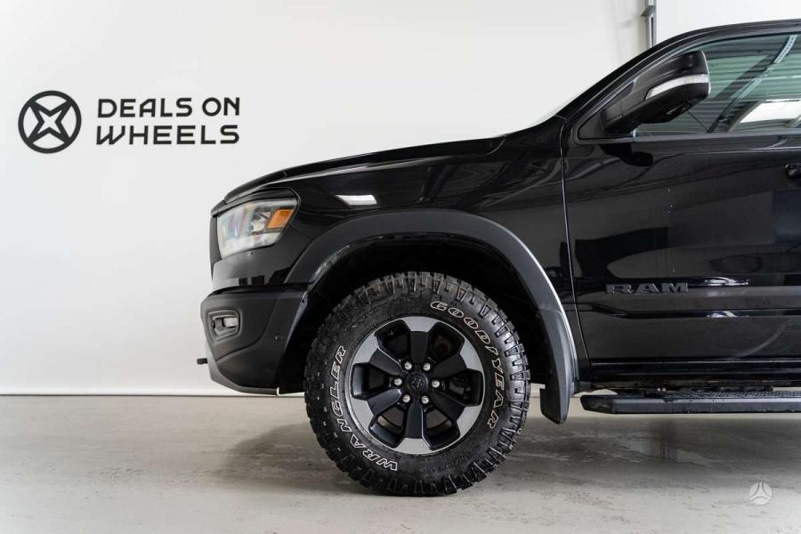 Black Ram 1500 2019 in Vilnius, with an engine capacity of 5.65 L and mileage of 28 thousand km for 44900 €, photo 10 on AUTOMOTO.COM.LV