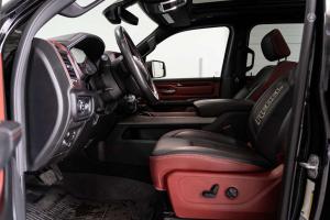 Black Ram 1500 2019 in Vilnius, with an engine capacity of 5.65 L and mileage of 28 thousand km for 44900 €, photo 15 on AUTOMOTO.COM.LV