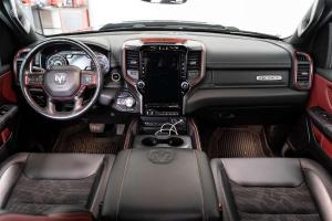 Black Ram 1500 2019 in Vilnius, with an engine capacity of 5.65 L and mileage of 28 thousand km for 44900 €, photo 20 on AUTOMOTO.COM.LV