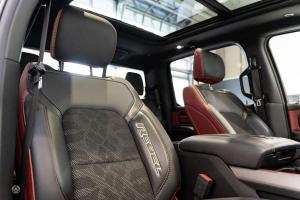Black Ram 1500 2019 in Vilnius, with an engine capacity of 5.65 L and mileage of 28 thousand km for 44900 €, photo 24 on AUTOMOTO.COM.LV