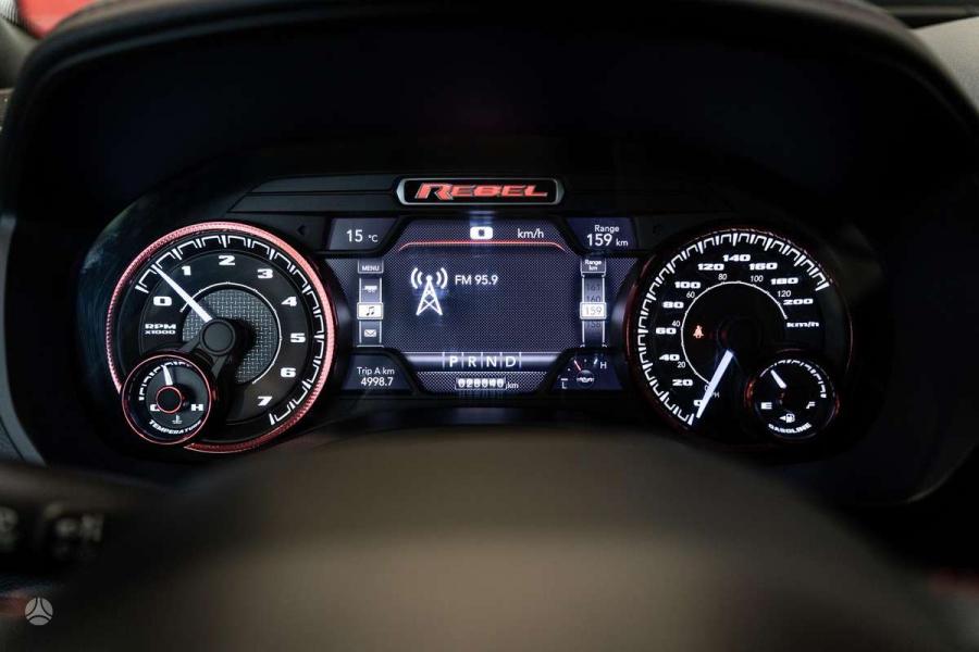 Black Ram 1500 2019 in Vilnius, with an engine capacity of 5.65 L and mileage of 28 thousand km for 44900 €, photo 36 on AUTOMOTO.COM.LV