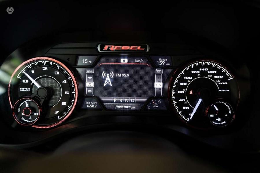 Black Ram 1500 2019 in Vilnius, with an engine capacity of 5.65 L and mileage of 28 thousand km for 44900 €, photo 38 on AUTOMOTO.COM.LV