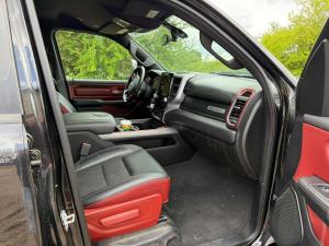 Melns Ram 1500 2020 Viļņa, ar dzinēja tilpumu 5.70 L un nobraukumu 32 tūkst. km par 33500 €, foto 8 vietnē AUTOMOTO.COM.LV