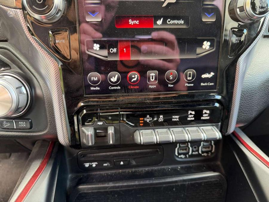 Melns Ram 1500 2020 Viļņa, ar dzinēja tilpumu 5.70 L un nobraukumu 32 tūkst. km par 33500 €, foto 13 vietnē AUTOMOTO.COM.LV