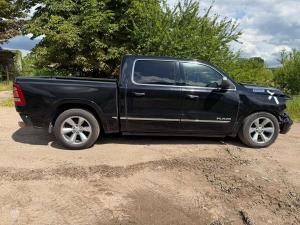 Melns Ram 1500 2020 Viļņa, ar dzinēja tilpumu 5.70 L un nobraukumu 60 tūkst. km par 19500 €, foto  vietnē AUTOMOTO.COM.LV