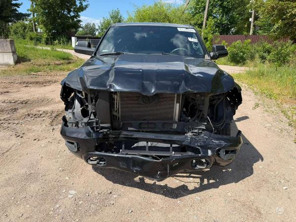 Melns Ram 1500 2020 Viļņa, ar dzinēja tilpumu 5.70 L un nobraukumu 60 tūkst. km par 19500 €, foto 5 vietnē AUTOMOTO.COM.LV