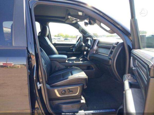 Black Ram 1500 2020 in Klaipeda, with an engine capacity of 3.00 L and mileage of 156 thousand km for 9700 €, photo 5 on AUTOMOTO.COM.LV