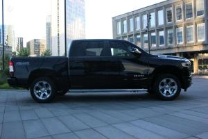 Melns Ram 1500 2020 Viļņa, ar dzinēja tilpumu 5.65 L un nobraukumu 173 tūkst. km par 25500 €, foto 3 vietnē AUTOMOTO.COM.LV