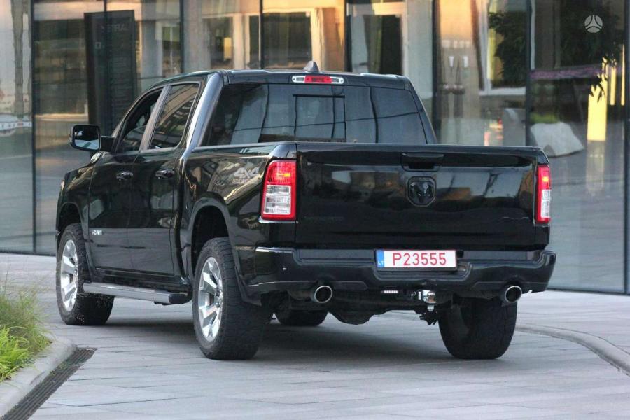 Melns Ram 1500 2020 Viļņa, ar dzinēja tilpumu 5.65 L un nobraukumu 173 tūkst. km par 25500 €, foto 4 vietnē AUTOMOTO.COM.LV