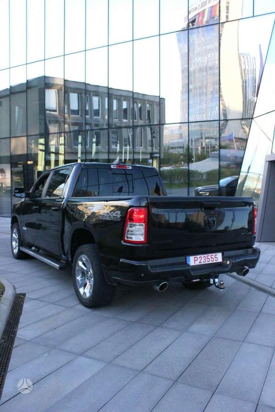 Melns Ram 1500 2020 Viļņa, ar dzinēja tilpumu 5.65 L un nobraukumu 173 tūkst. km par 25500 €, foto 5 vietnē AUTOMOTO.COM.LV