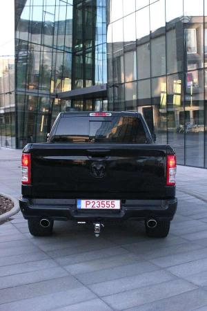Melns Ram 1500 2020 Viļņa, ar dzinēja tilpumu 5.65 L un nobraukumu 173 tūkst. km par 25500 €, foto 6 vietnē AUTOMOTO.COM.LV