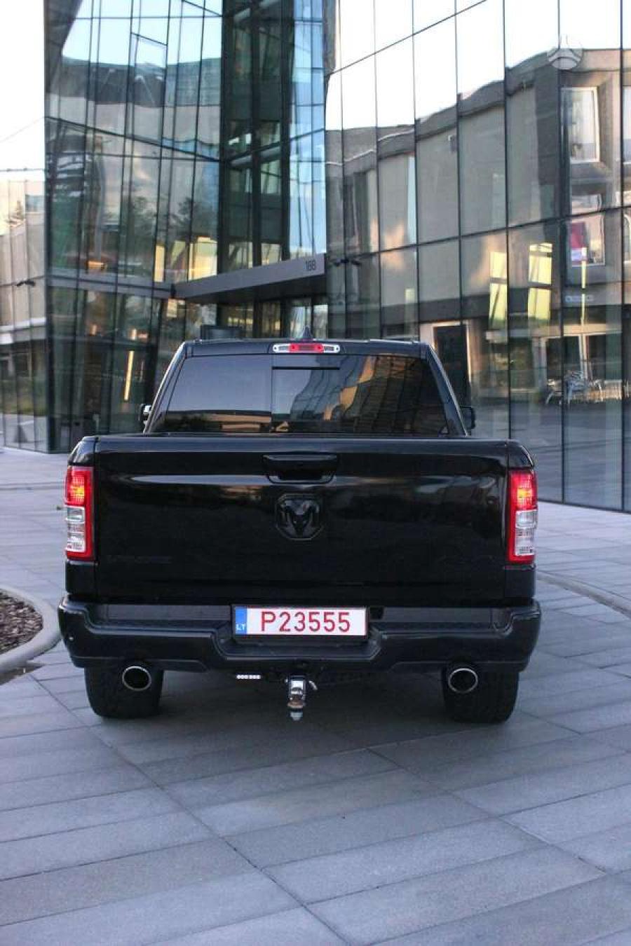 Melns Ram 1500 2020 Viļņa, ar dzinēja tilpumu 5.65 L un nobraukumu 173 tūkst. km par 25500 €, foto 6 vietnē AUTOMOTO.COM.LV
