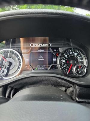 Черный Ram 1500 2021 в Электренай, объемом двигателя 5.65 л и пробегом 210 тыс. км за 29900 €, фото 11 на AUTOMOTO.COM.LV