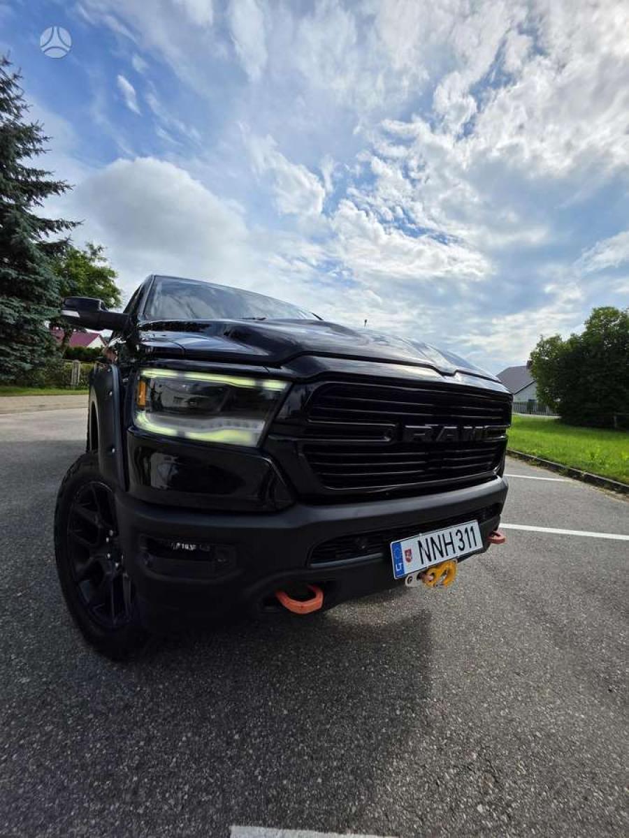Черный Ram 1500 2021 в Электренай, объемом двигателя 5.65 л и пробегом 210 тыс. км за 29900 €, фото 26 на AUTOMOTO.COM.LV