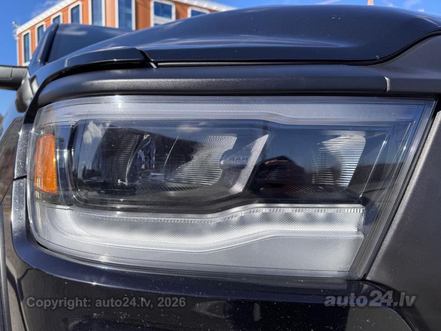 Черный Ram 1500 2024 в Таллин, объемом двигателя 5.70 л и пробегом 115 тыс. км за 60000 €, фото 9 на AUTOMOTO.COM.LV