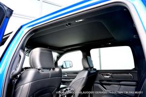 Blue Ram 1500 2021 in Kretinga, with an engine capacity of 5.65 L and mileage of 63 thousand km for 49999 €, photo 26 on AUTOMOTO.COM.LV