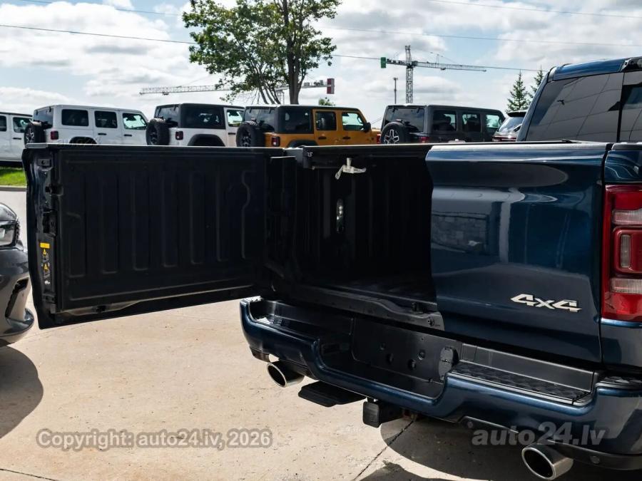 Ram 1500 2022 Tallina, ar dzinēja tilpumu 5.70 L un nobraukumu 71 tūkst. km par 59900 €, foto 10 vietnē AUTOMOTO.COM.LV