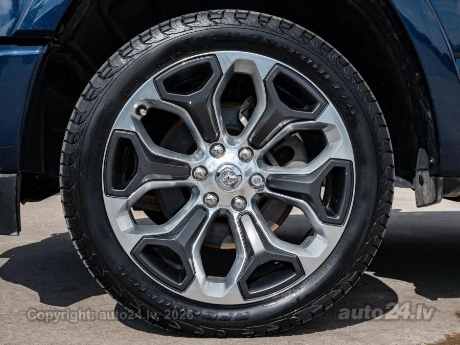 Ram 1500 2022 Tallina, ar dzinēja tilpumu 5.70 L un nobraukumu 71 tūkst. km par 59900 €, foto 25 vietnē AUTOMOTO.COM.LV