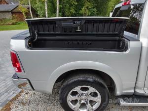 Pelēks Ram 1500 2019 Tallina, ar dzinēja tilpumu 5.70 L un nobraukumu 228 tūkst. km par 22000 €, foto 7 vietnē AUTOMOTO.COM.LV