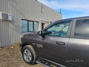 Pelēks Ram 1500 2020 Tallina, ar dzinēja tilpumu 5.70 L un nobraukumu 151 tūkst. km par 38000 €, foto 7 vietnē AUTOMOTO.COM.LV