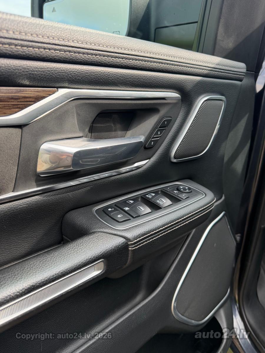 Pelēks Ram 1500 2020 Tallina, ar dzinēja tilpumu 5.70 L un nobraukumu 205 tūkst. km par 45000 €, foto 14 vietnē AUTOMOTO.COM.LV