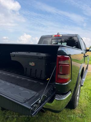 Pelēks Ram 1500 2020 Tallina, ar dzinēja tilpumu 5.70 L un nobraukumu 205 tūkst. km par 45000 €, foto 15 vietnē AUTOMOTO.COM.LV