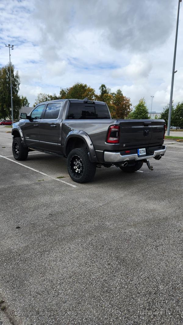 Grey Ram 1500 2021 in Tartu, with an engine capacity of 5.70 L and mileage of 86 thousand km for 53000 €, photo 4 on AUTOMOTO.COM.LV