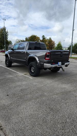 Grey Ram 1500 2021 in Tartu, with an engine capacity of 5.70 L and mileage of 86 thousand km for 53000 €, photo 4 on AUTOMOTO.COM.LV