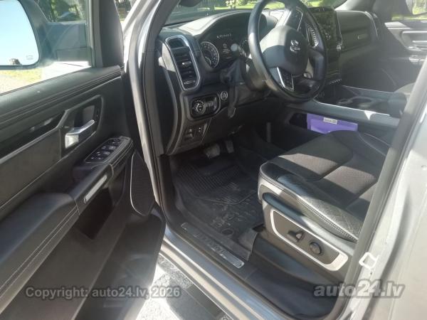 Серый Ram 1500 2022 в Тарту, объемом двигателя 5.70 л и пробегом 44 тыс. км за 48600 €, фото 8 на AUTOMOTO.COM.LV