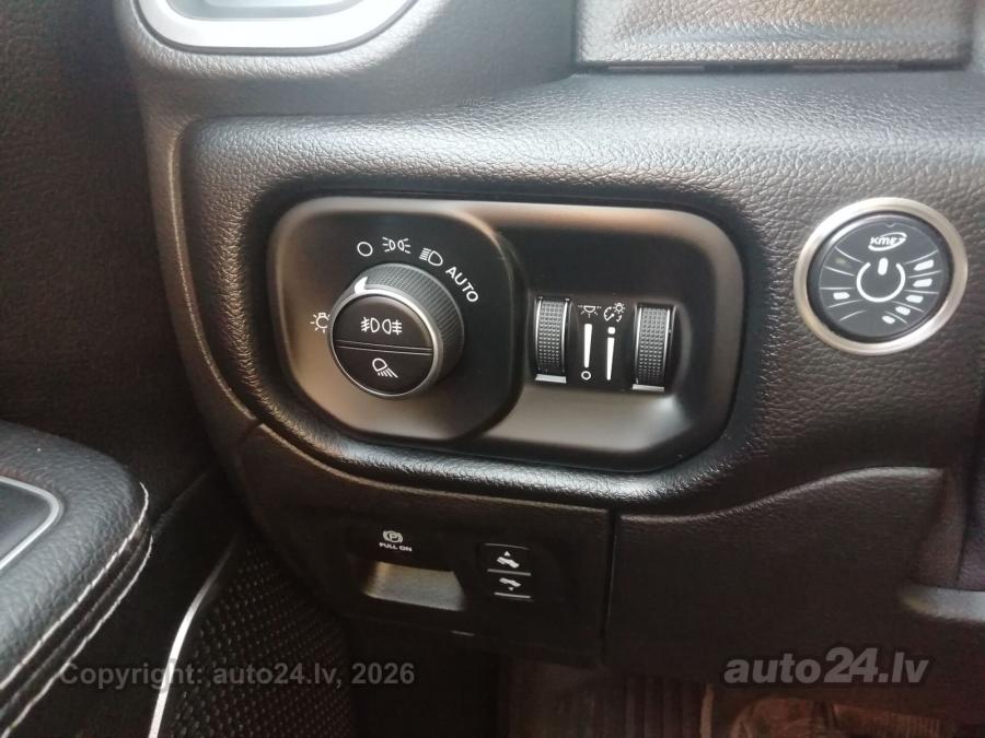 Серый Ram 1500 2022 в Тарту, объемом двигателя 5.70 л и пробегом 44 тыс. км за 48600 €, фото 21 на AUTOMOTO.COM.LV